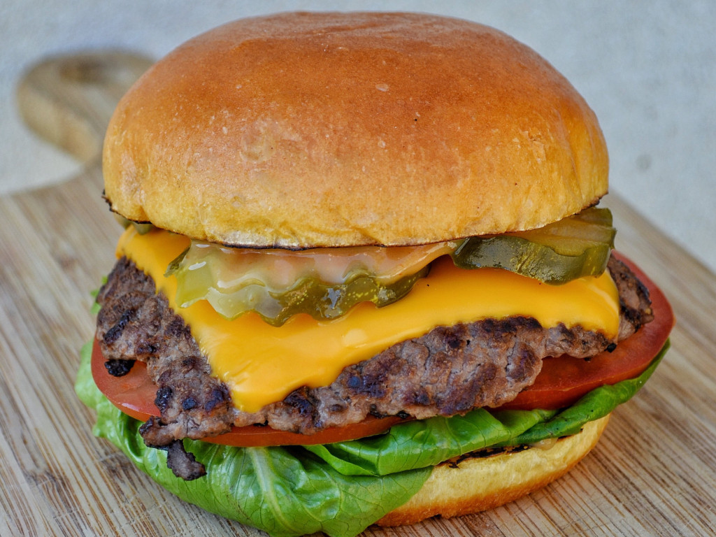 Counting Zacro’s Macro Friendly Cheeseburger | MealPrep